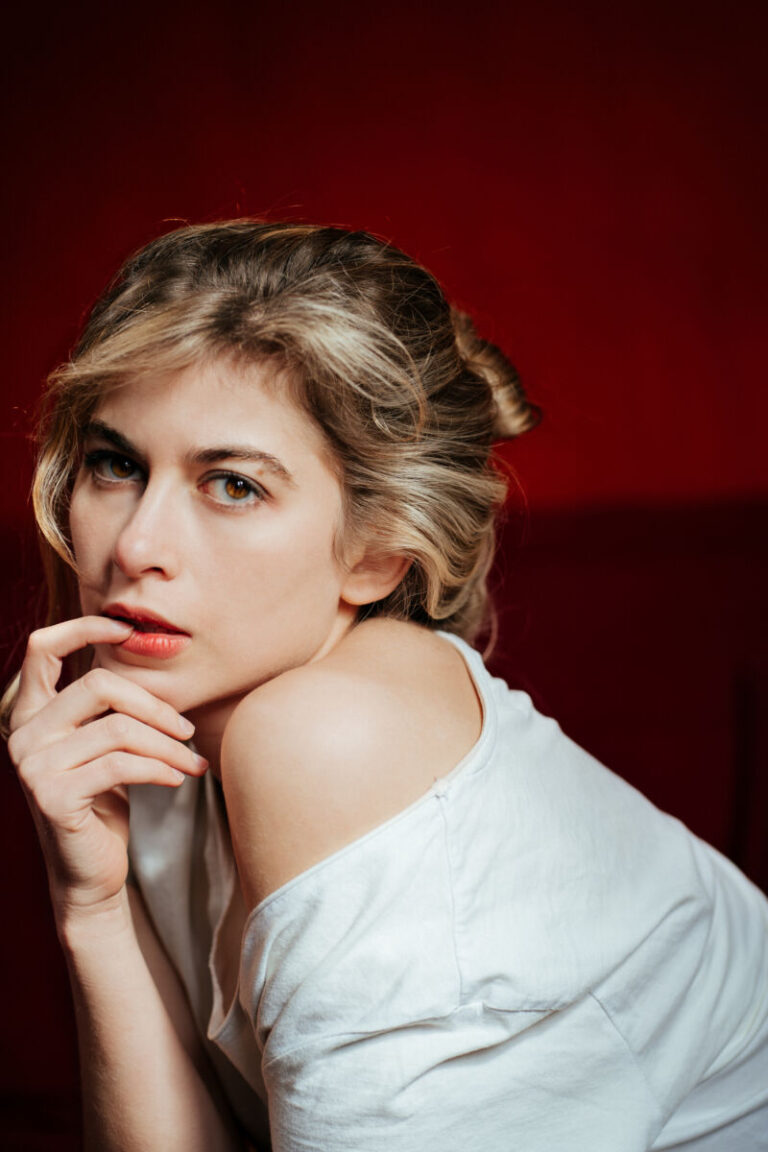 ANTOINETTE AARON - Karasciò Consulenze Artistiche